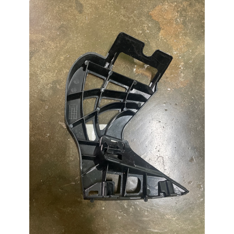 BMW G30 FRONT BUMPER SIDE BRACKET | Shopee Malaysia