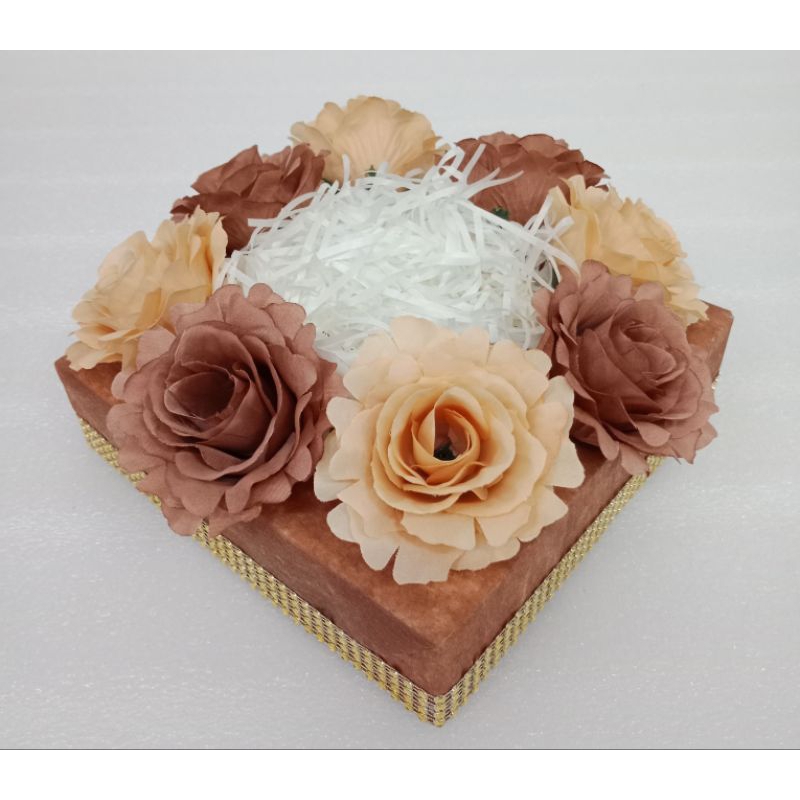 8 inci Dulang Hantaran Siap Gubah Dengan Bunga Rose | Shopee Malaysia