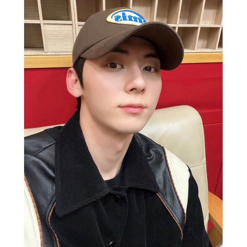 Emis Wappen Ball Cap (Hwang Minhyun's Pick) | Shopee Malaysia