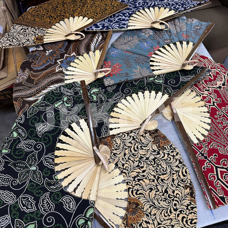 KIPAS BATIK / KIPAS TANGAN / BATIK HAND FAN / BATIK FANS / KIPAS BATIK ...