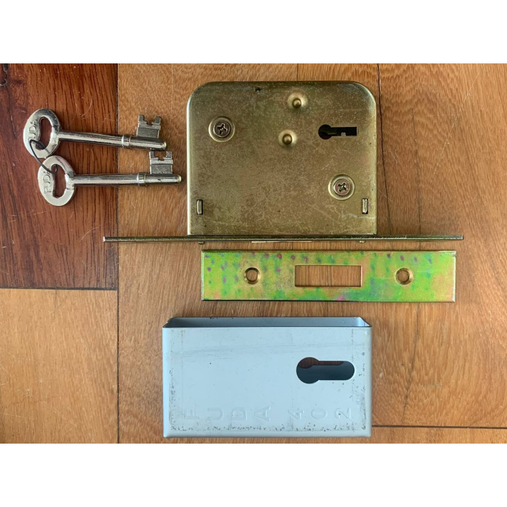 HOME CONCEPT > FUDA DOUBLE HOOK LOCK 402 | Shopee Malaysia
