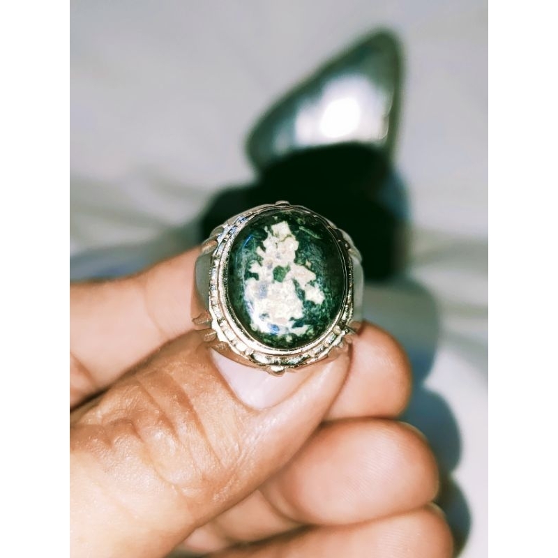 Cincin akik batu jade hitam lekat magnet ada motif (black jade ...