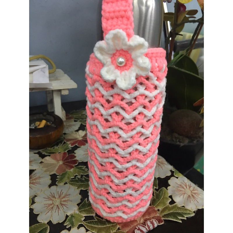 Sarung botol air kait 500ml. Readystok. Crochet bottol holder cover ...