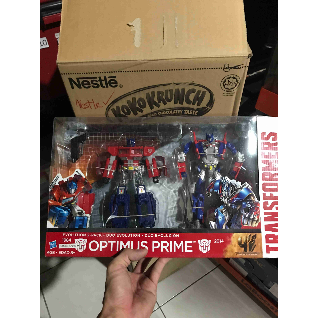 Hasbro Transformers Evolution Optimus Prime set of 2 (Voyager class ...