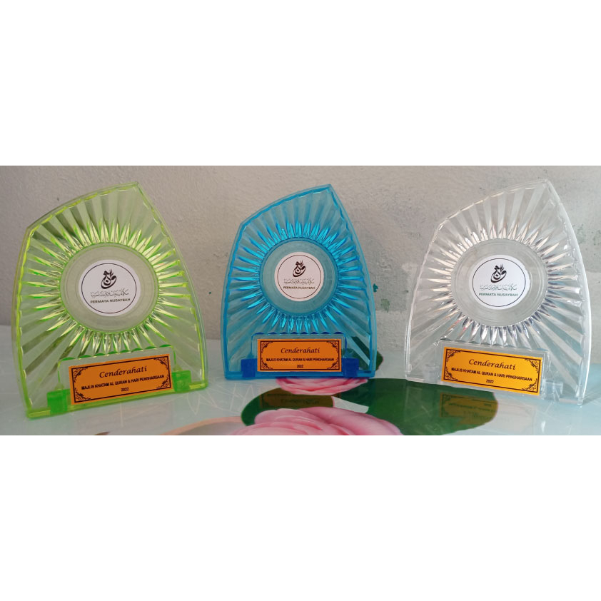 SOUVENIER STAND/SIMPLE GIFT/PLASTIC ACRYLIC PLAQUE / PLAK CENDERAHATI ...