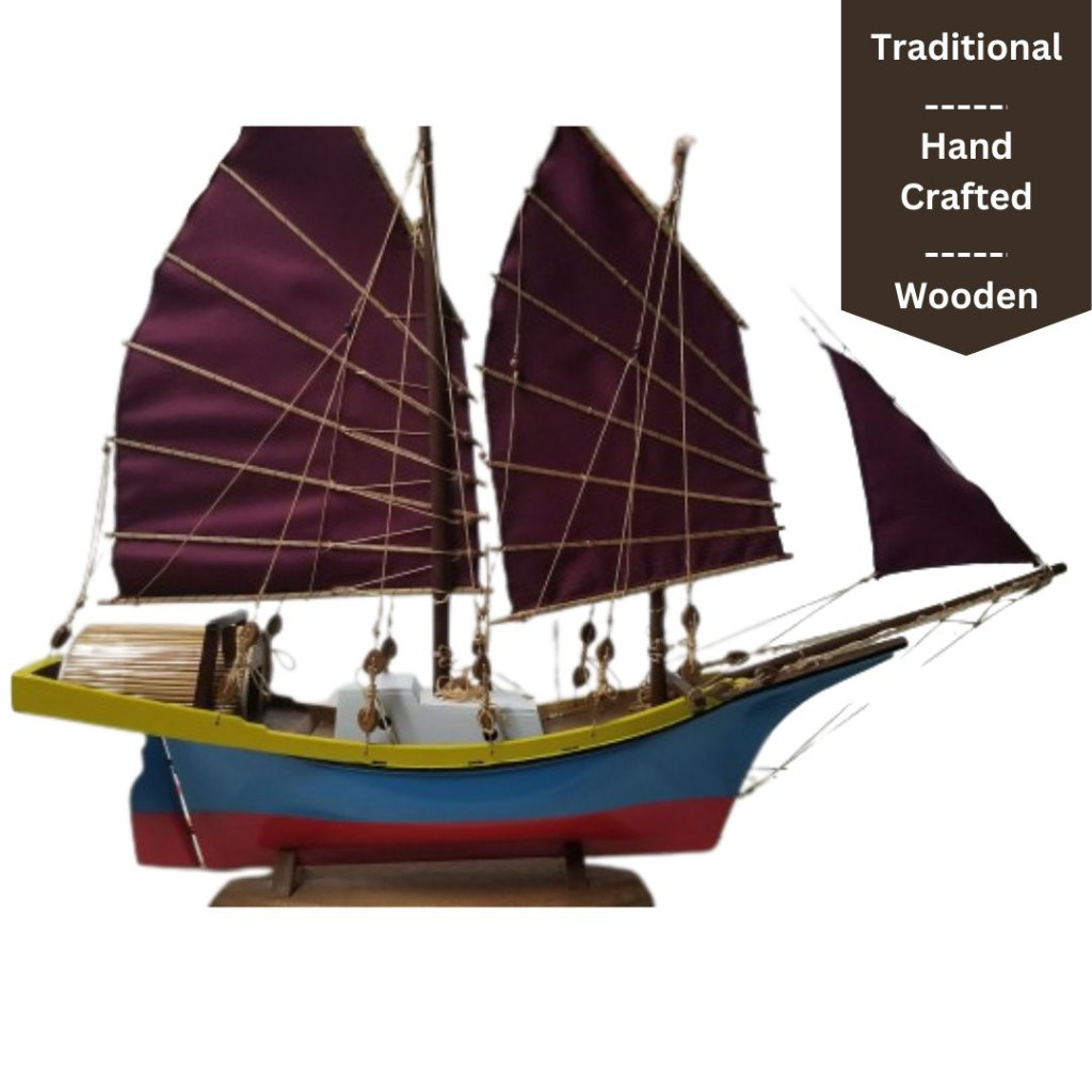 Kapal Hiasan Replika Melayu Tradisional Jong / Wooden Sailing Malay ...