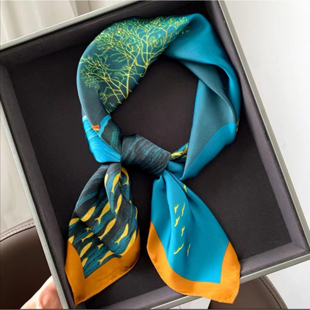 GODDESS Retro women silk scarf Luxury women silk scarf Simple and ...