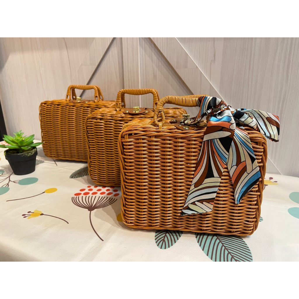 Small Rattan Basket Picnic Basket Storage Box Raya Gift Box Rattan ...