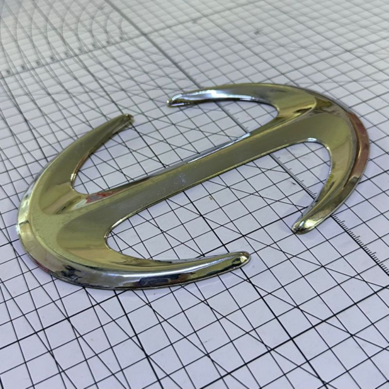 HINO DUTRO WU410R FRONT LOGO EMBLEM | Shopee Malaysia