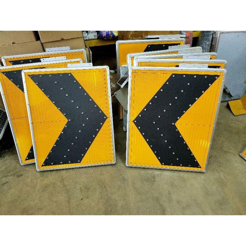 WD.39a & WD.39b JKR solar LED chevron traffic road signs | Shopee Malaysia