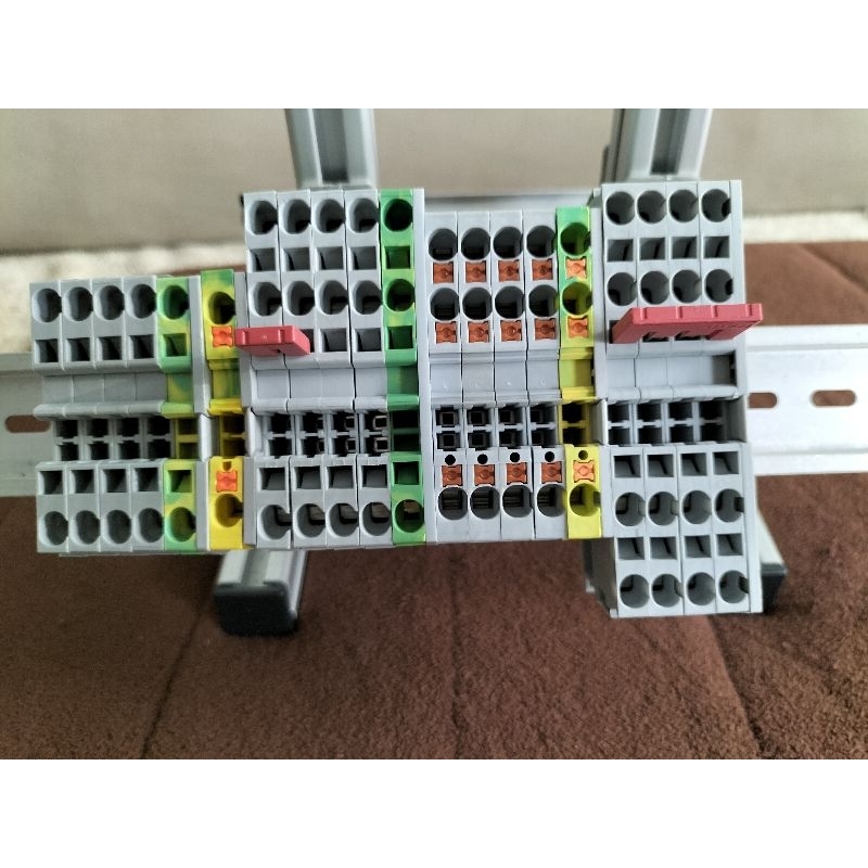 Distribution DIN Rail Universal Terminal Blocks Screw Panel Mount END ...
