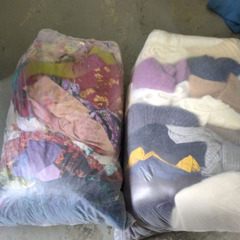 mini bale 10kg (+-) preloved bundle | Shopee Malaysia