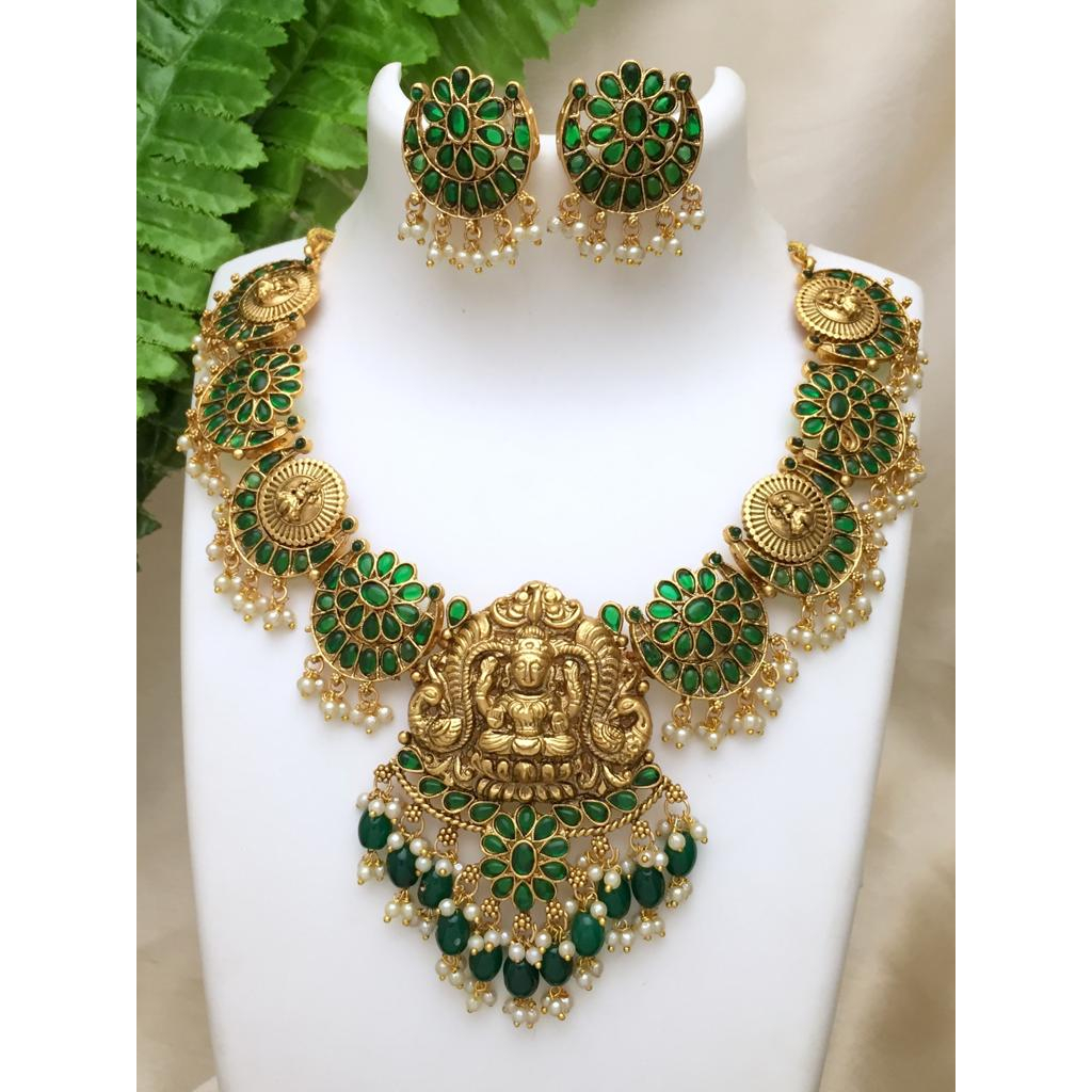 Indian matt finish green color choker set | Shopee Malaysia