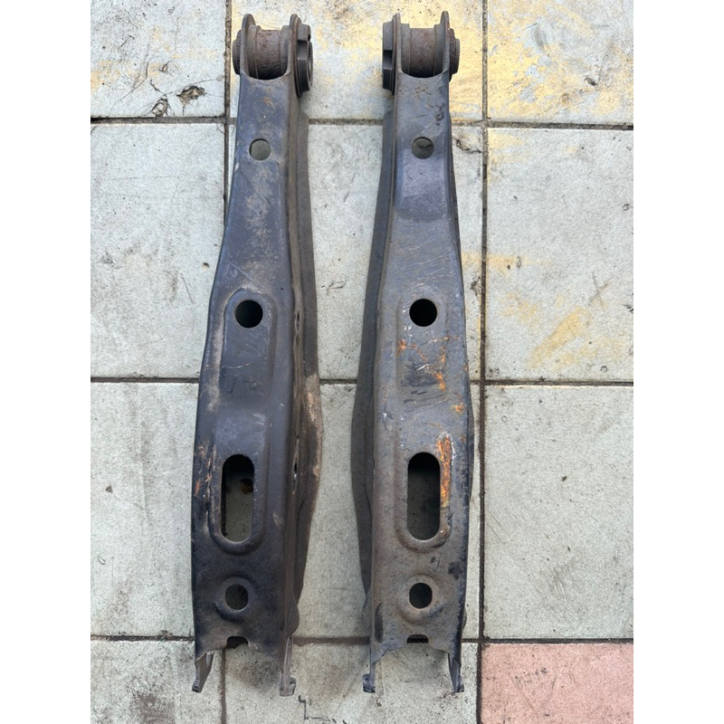 Toyota altezza sxe10 rear lower arm control 1pair | Shopee Malaysia