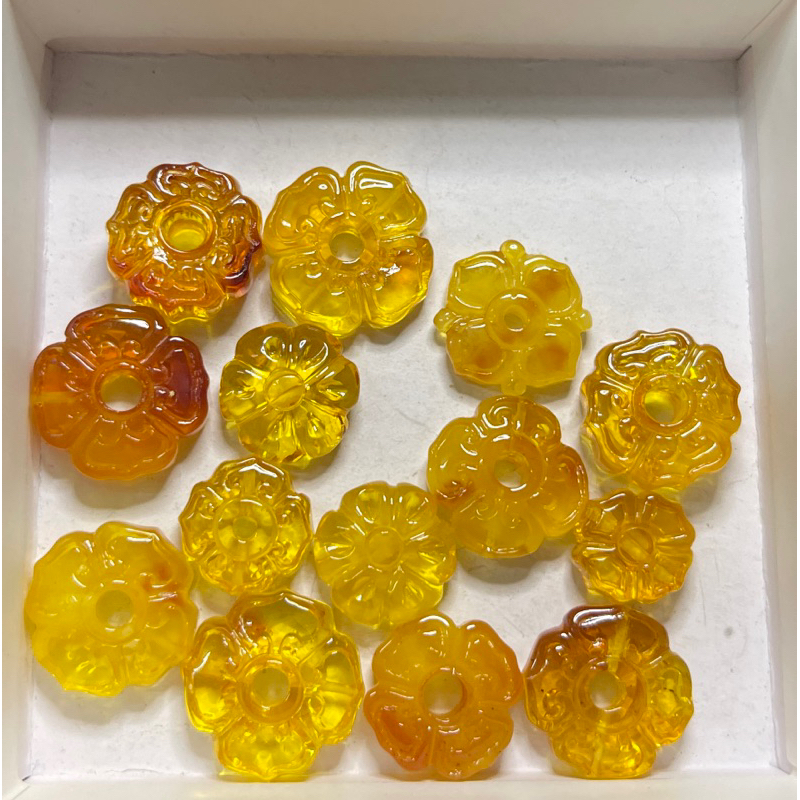天然琥珀直孔花 / Natural crystal amber flower thru hole (per pcs) / Semula ...