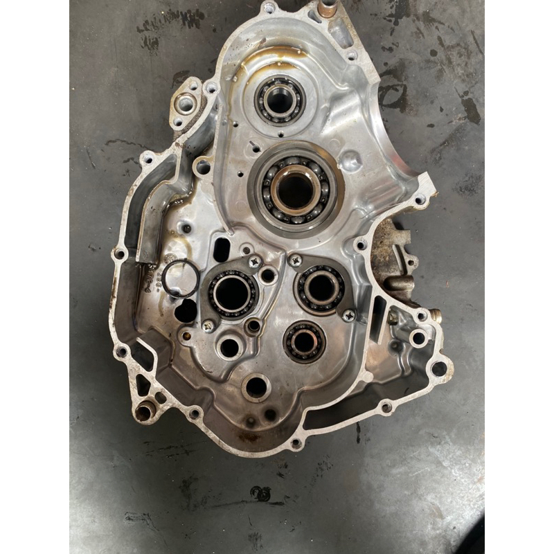 crankcase kanan suzuki belang r150 ori motor | Shopee Malaysia
