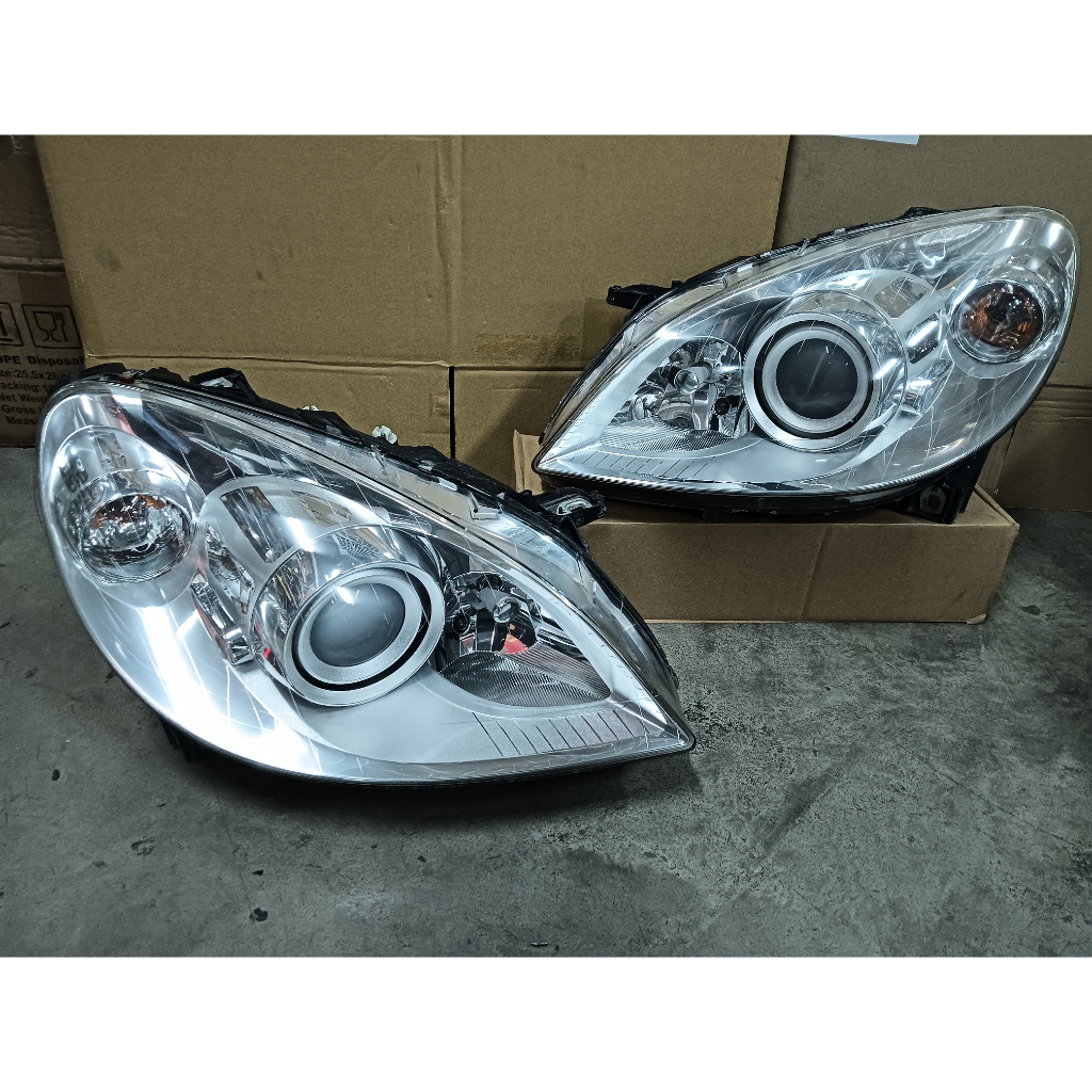 Original Mercedes Benz B180 Front XENON HID Head Lights Lamps Light ...