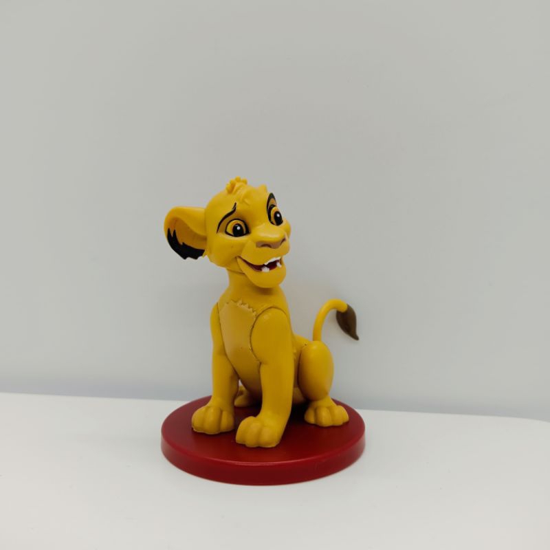 DISNEY 2021 THE LION KING YOUNG SIMBA 3" PVC FIGURE ON ROUND RED BASE ...