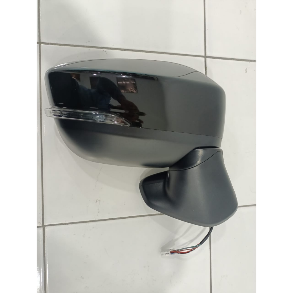 Mitsubishi Xpander side mirror RH (7 pin) | Shopee Malaysia