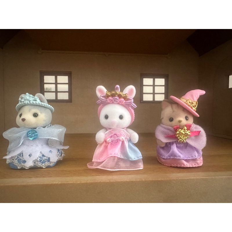 Sylvanian Families Princess Set (Individual figure) | Shopee Malaysia
