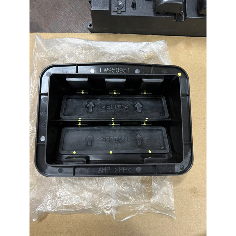 Original Proton Saga VVT Iriz rear air duct Genuine-Pw950951 | Shopee ...