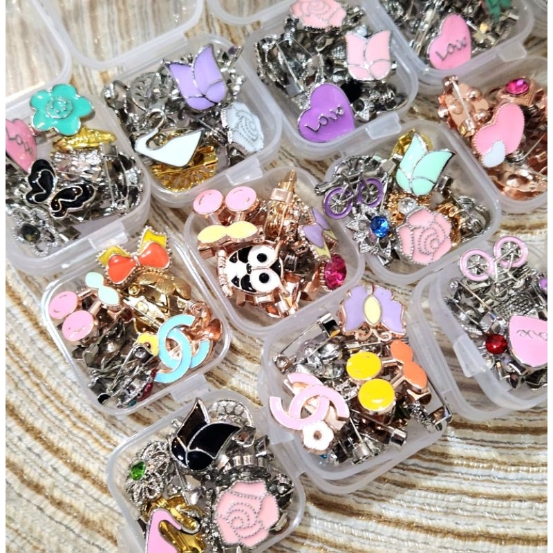 PIN TUDUNG BOX VIRAL BY ALYSA BROOCH | KERONGSANG CUTE | Shopee Malaysia