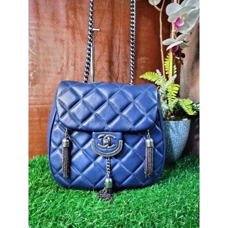 Leather sling bag rare design | Shopee Malaysia