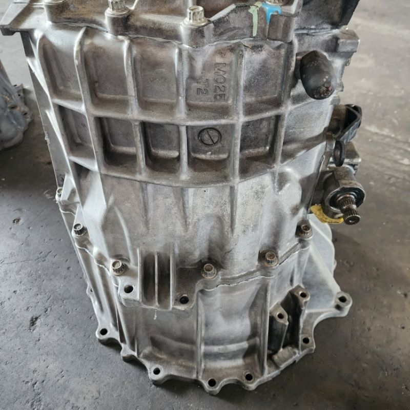 Mitsubishi Fuso Canter M015 M025 M035 manual gearbox transmission ...