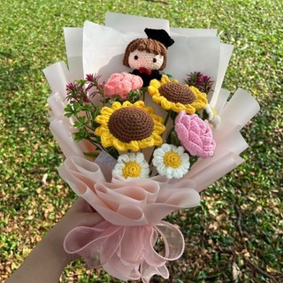 crochet convocation graduation bouquet with graduation doll sunflower ...