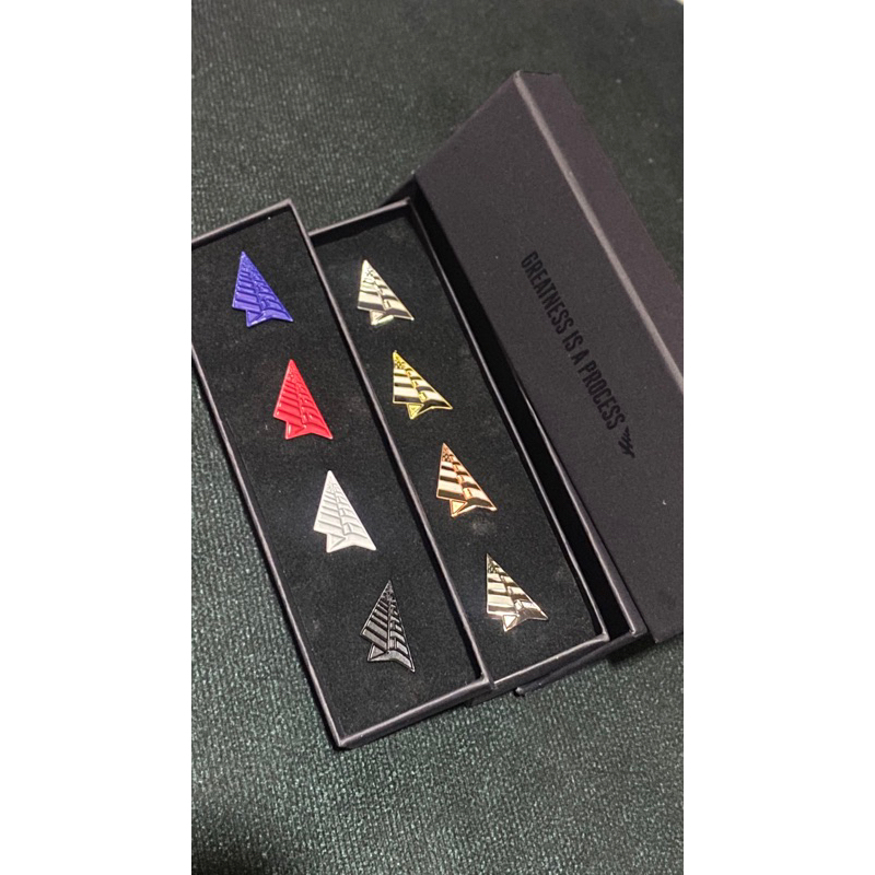 Original Paperplane cap pin, monochromatic & metallic for collector ...