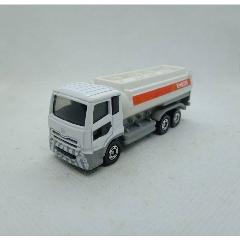 tomica nissan diesel quon | Shopee Malaysia