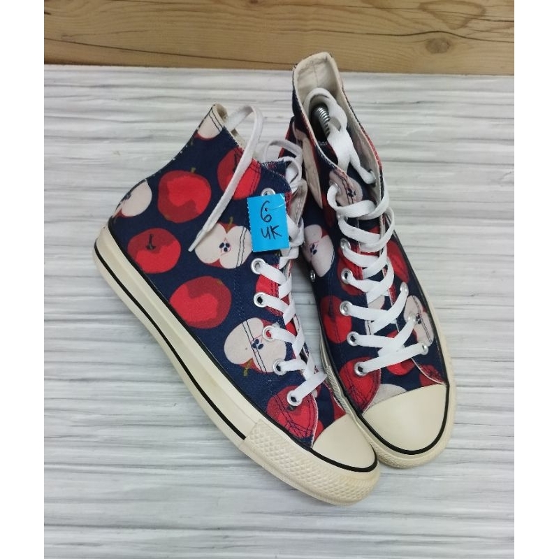Apple converse store
