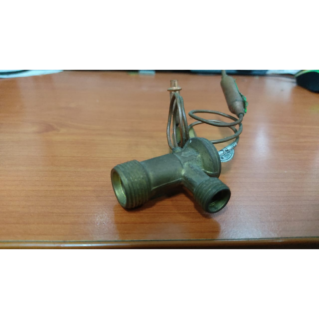 VALVE (TYT LAND CRUISER OLD REAR) | Shopee Malaysia