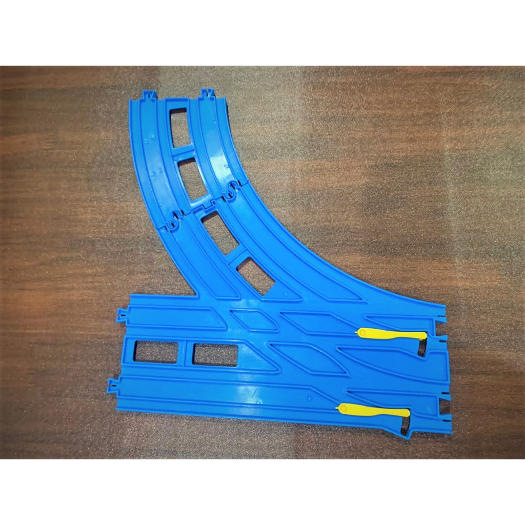 (PRELOVED) TAKARA TOMY PLARAIL DOUBLE AND THREE WAY RAIL TRACK | Shopee ...