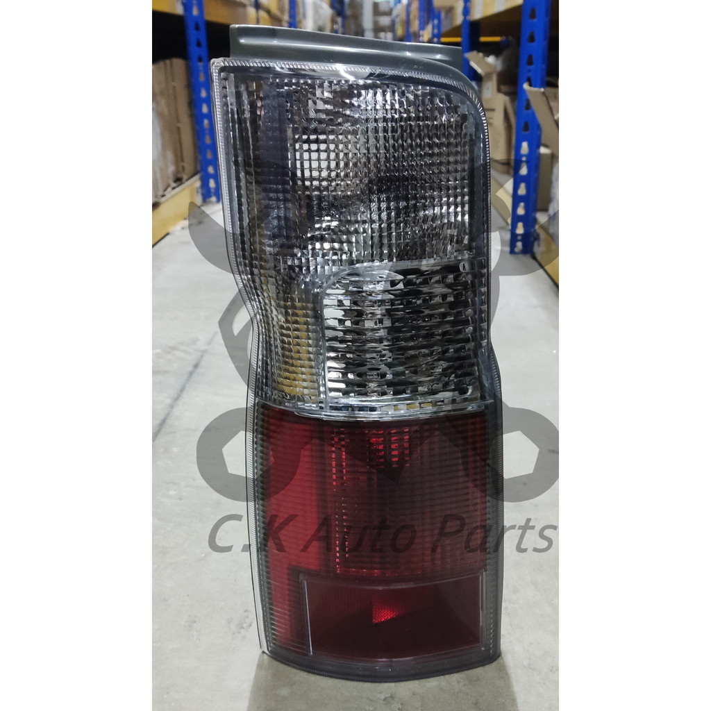 (OEM / DEPO QUALITY)NISSAN URVAN E25 TAIL LAMP / LAMPU BELAKANG (LEFT/RIGHT) | Shopee Malaysia