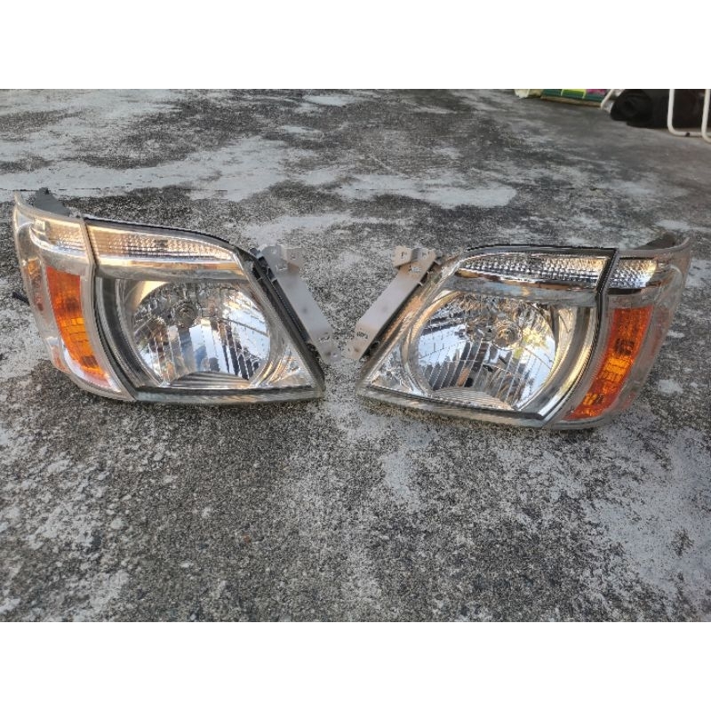 NISSAN URVAN E25 HEADLAMP WITH SIGNAL FRONT LIGHT LAMPU DEPAN | Shopee Malaysia