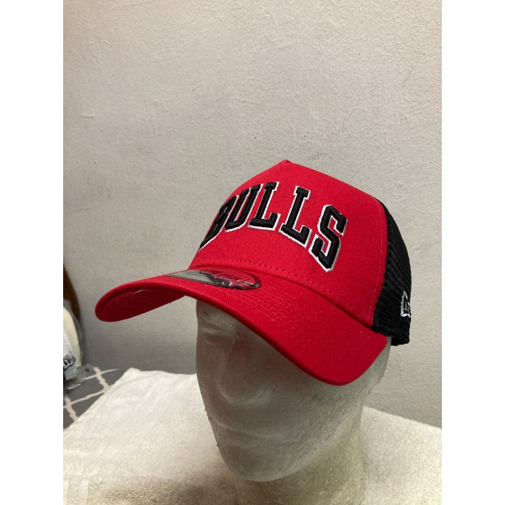 New Era Trucker Chicago Bulls Script Logo Red Black Cap | Shopee Malaysia