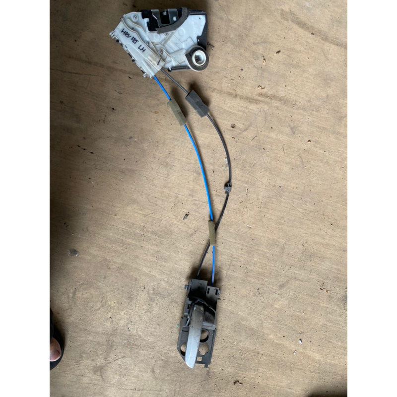Honda HRV T7A Front Door Lock Set LH Original | Shopee Malaysia