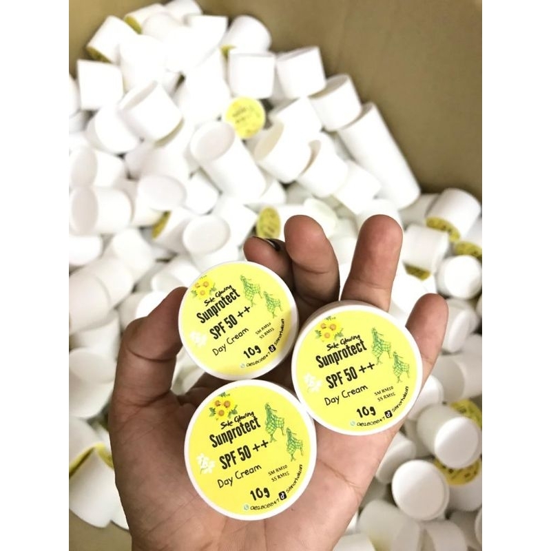 Saka glowing sunptotect spf50+++ day krim 10kg | Shopee Malaysia
