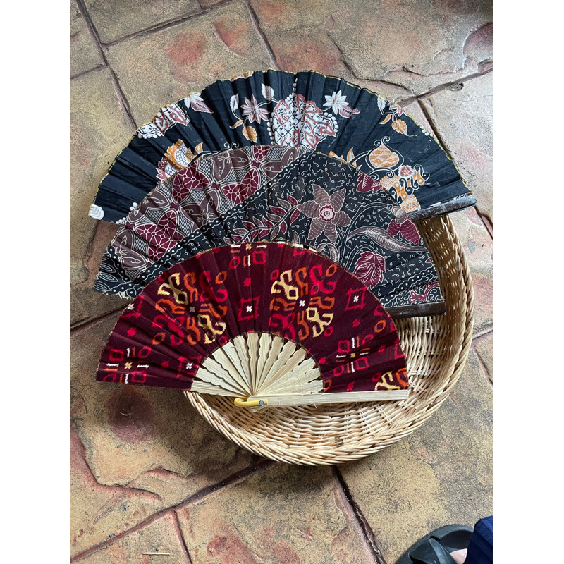 Kipas batik big size / kipas lipas / kipas tangan | Shopee Malaysia