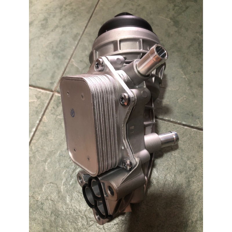 Mercedes M270 W176 A250 W177 W242 W246 Engine oil filter housing ...