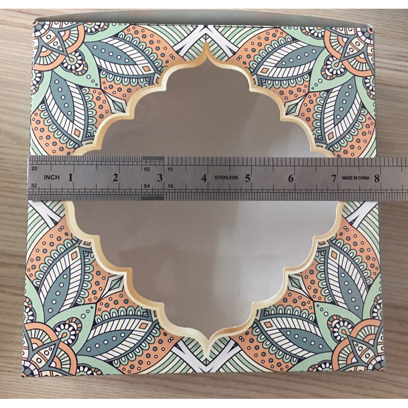 HARI RAYA Talam box window design Batik Kotak kuih talam Kotak Kuih ...
