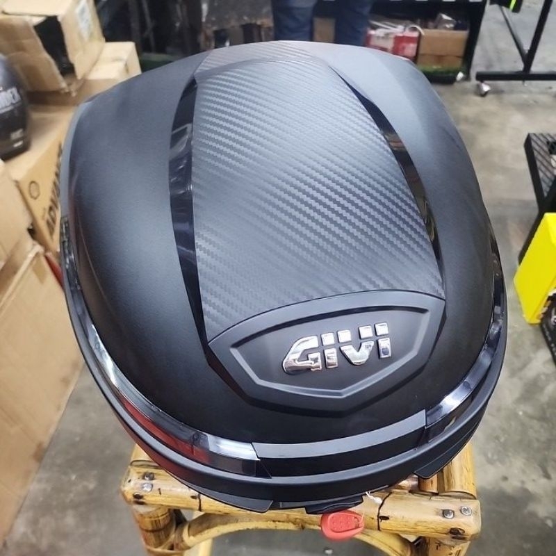 GiVi Box B270N2B 27liter Carbon Limited Box | Shopee Malaysia