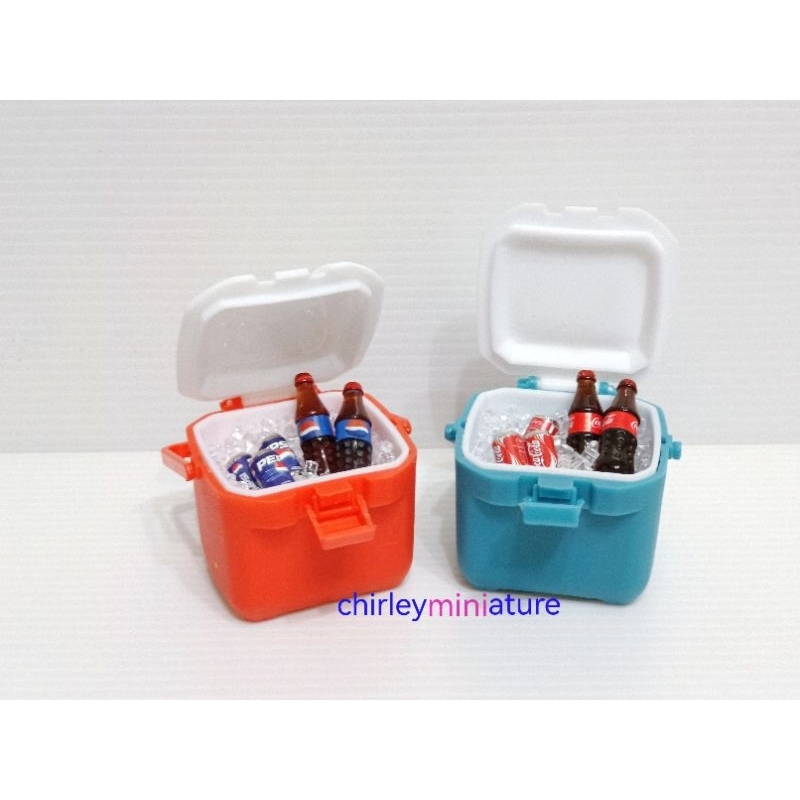 Toy miniature cooler box 1/12 / Miniature cooler box w soda set ...