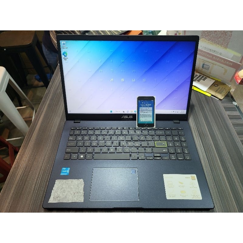 Asus E510 15.6" Ultra Thin & Light 15.6" 4GB Ram 128GB SSD with ...