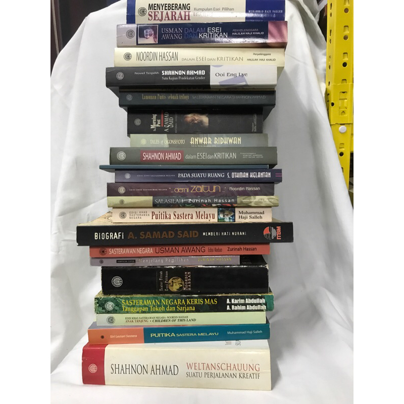 Buku Sasterawan Negara Yang Rare. Koleksi Peribadi Encik Zul [RAK 128 ...