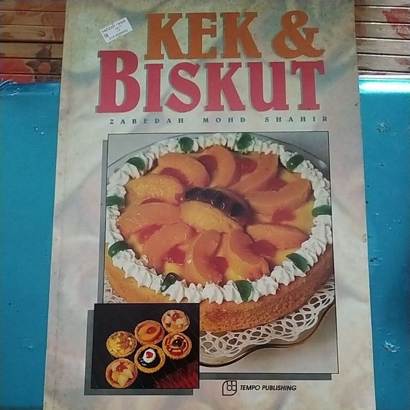 KEK & BISKUT BUKU RESEPI TERPAKAI | Shopee Malaysia