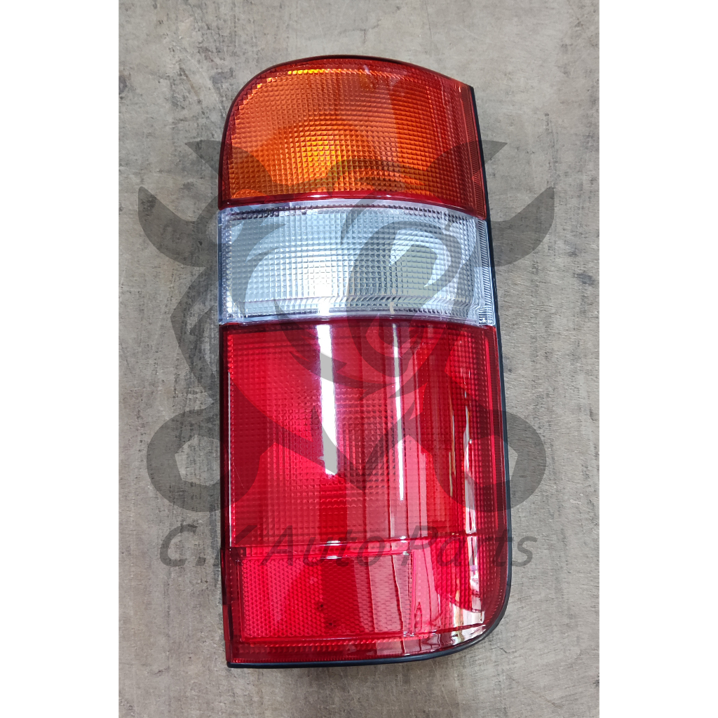 TOYOTA HIACE VAN LH113 ,LH112 1993 TAIL LAMP / LAMPU BELAKANG | Shopee Malaysia