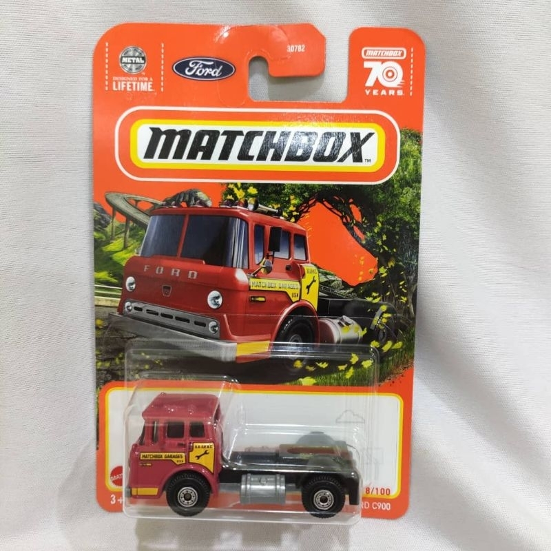 Matchbox 1965 Ford C900 - Red Matchbox Garages (18/100 - Mix U 2023 ...