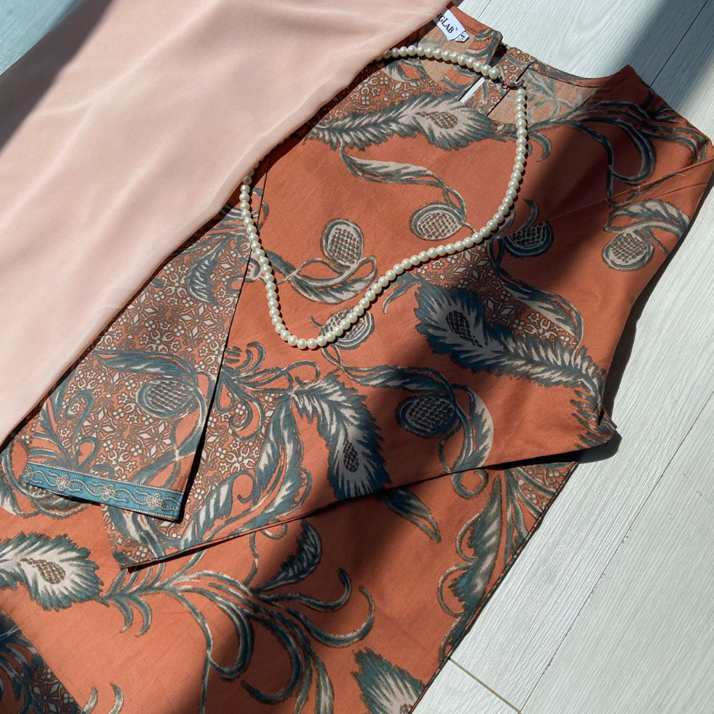 KURUNGLAB Seroja Kurung - Brick | Shopee Malaysia